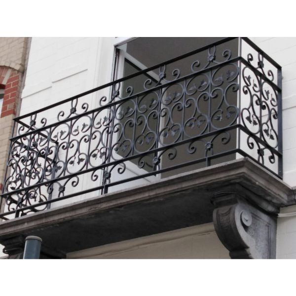 Réalisations de balcons par Atelier de ferronnerie Yasar [DEVIS GRATUIT]