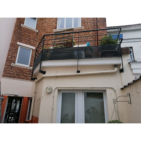 Réalisations de balcons par Atelier de ferronnerie Yasar [DEVIS GRATUIT]