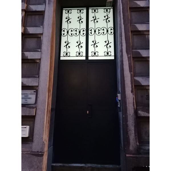 Portes en Métal sur mesure - Demandez votre DEVIS GRATUIT