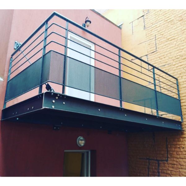 Réalisations de balcons par Atelier de ferronnerie Yasar [DEVIS GRATUIT]