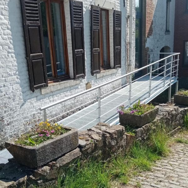 Rampes en métal sur mesure - Demandez votre DEVIS GRATUIT